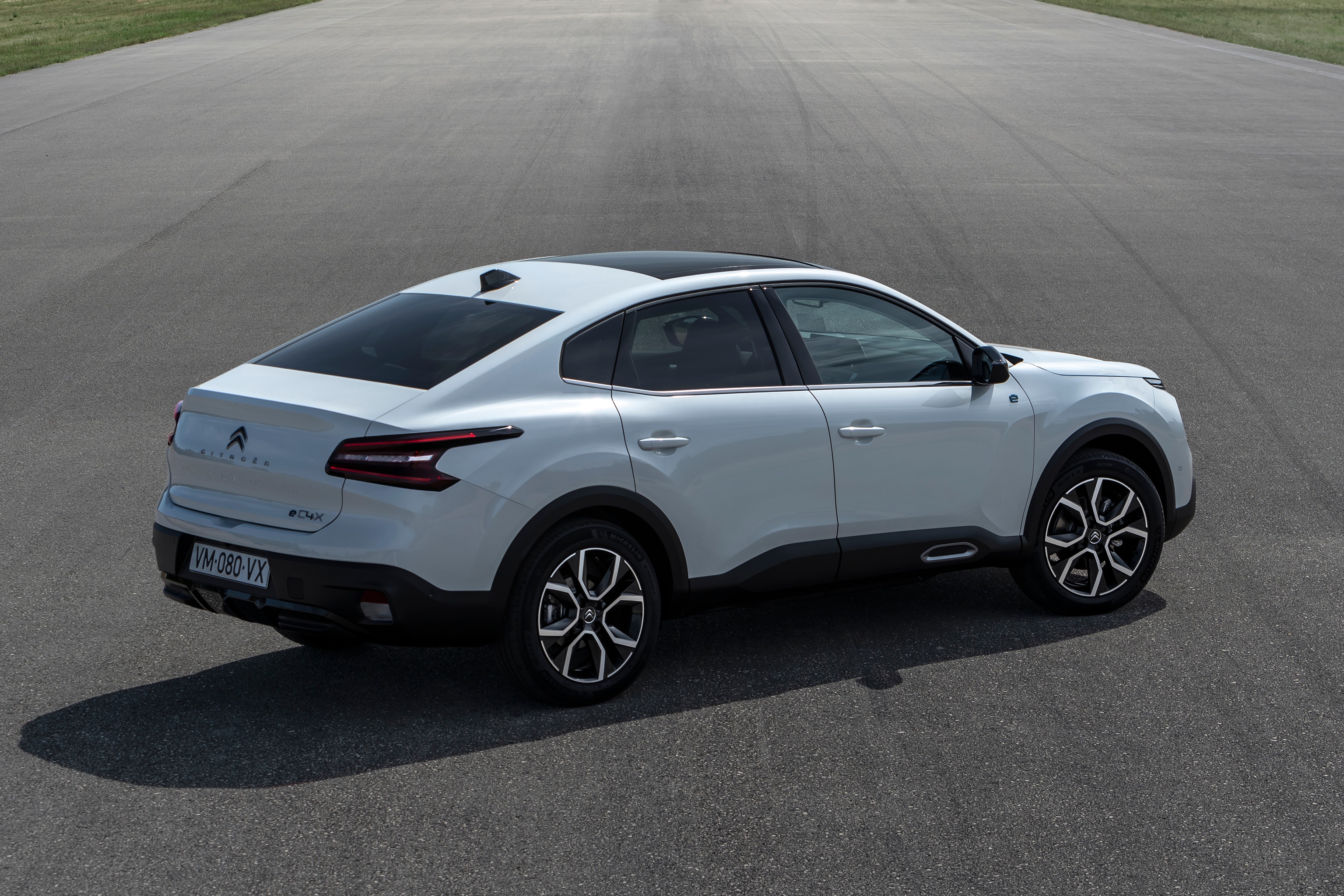 DEN HELT NYE CITROËN Ë-C4 X BRYDER MED NORMERNE